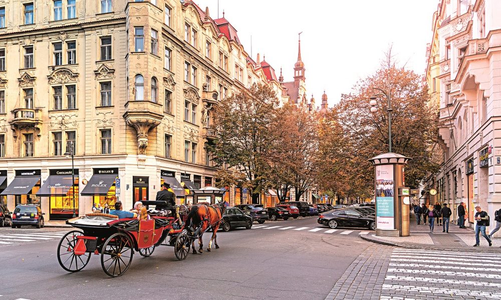 Jak se pražská ulice Pařížská stala stylovým fenoménem? – EpochálníSvět.cz