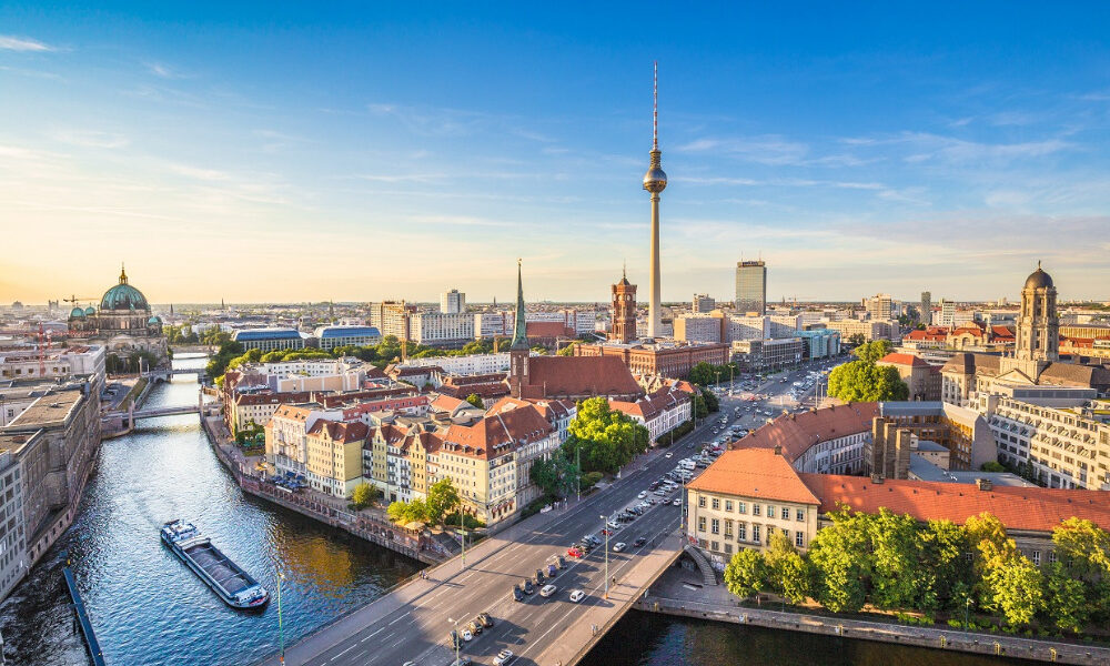 Berlínská televizní věž: Pomstil se papež komunistům? – EpochálníSvět.cz